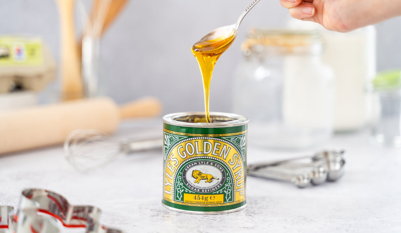 Black Treacle Tin | Lyle's Golden Syrup